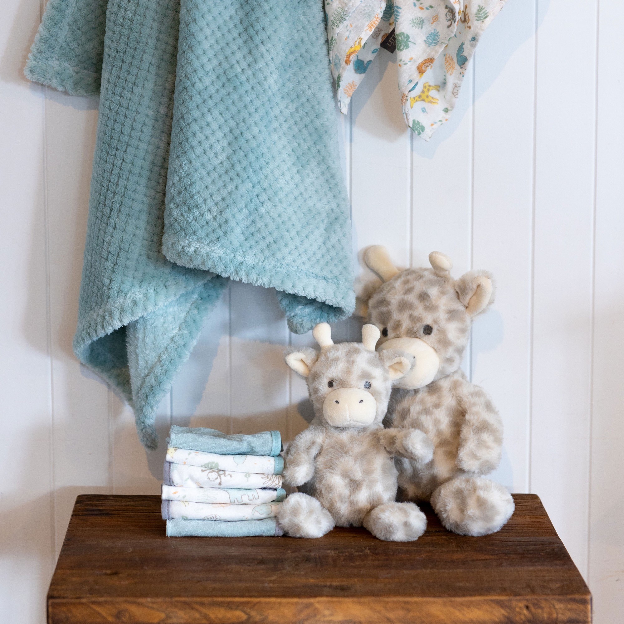 The Little Linen Co. Plush & Washers Gift Set Savanna Giraffe | Face ...