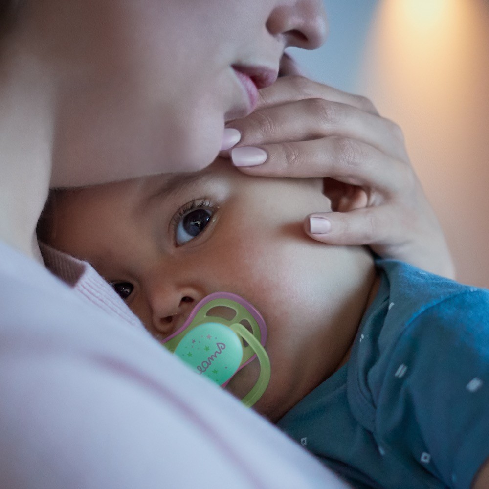 Avent Ultra Air Soft Soother Nightime Glow 0-6M Asstd - 2 Pack ...