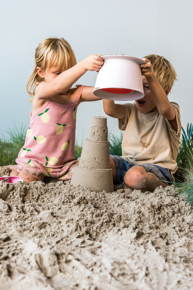 Quut Sandcastle Builder Alto - Cherry / Banana Pink | Beach & Sand ...