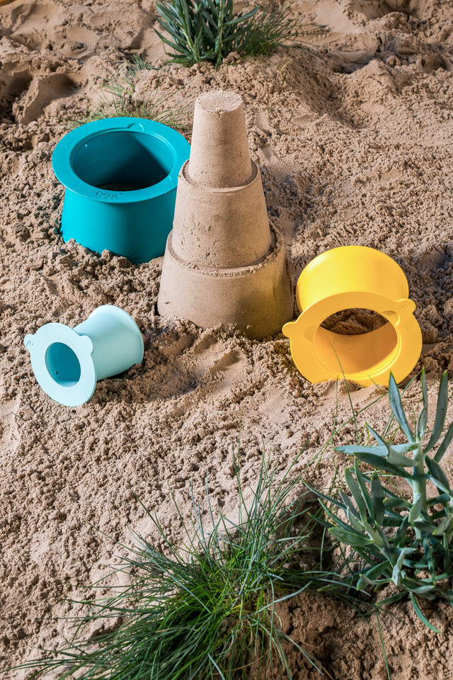 Quut Sandcastle Builder Alto - Lagoon / Banana Blue | Beach & Sand ...